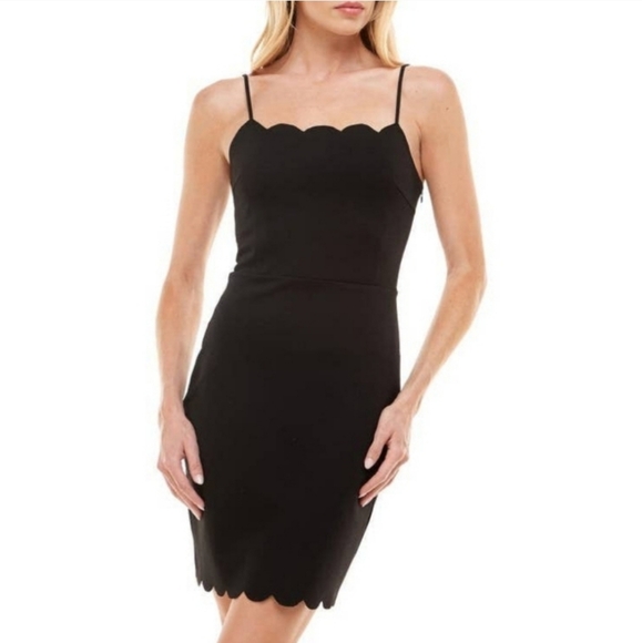 Socialite | Dresses | Socialite Scallop Woven Black Mini Dress | Poshmark